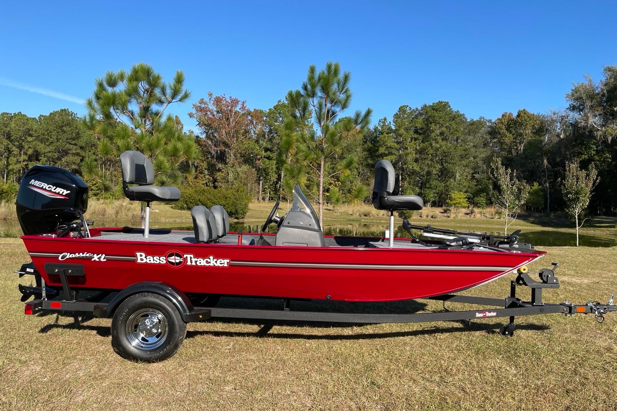2026 TRACKER BASS TRACKER CLASSIC XL | Bass Pro Shops
